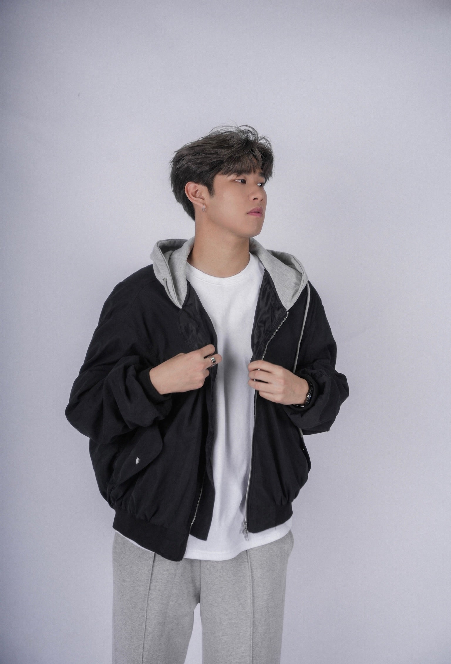 連帽黑色外套-韓國男裝 – 179CM.Korea